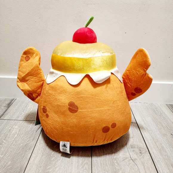 Disney | Toys | Disney Munchlings Stitch Pineapple Upside Down Cake 8 ...